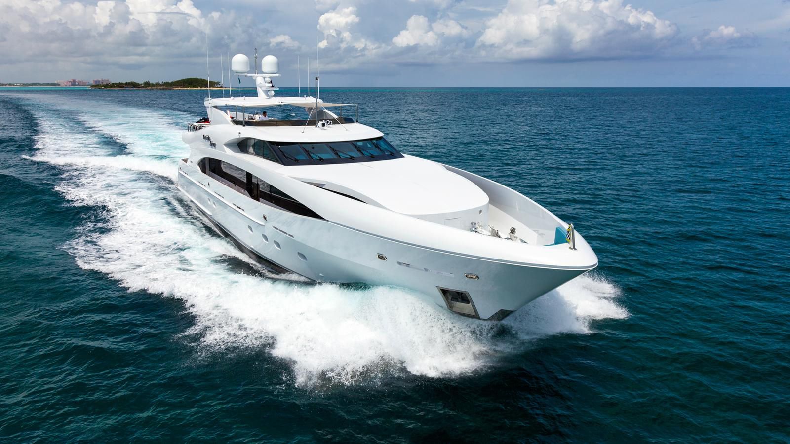 Trinity motor yacht Finish Line sold